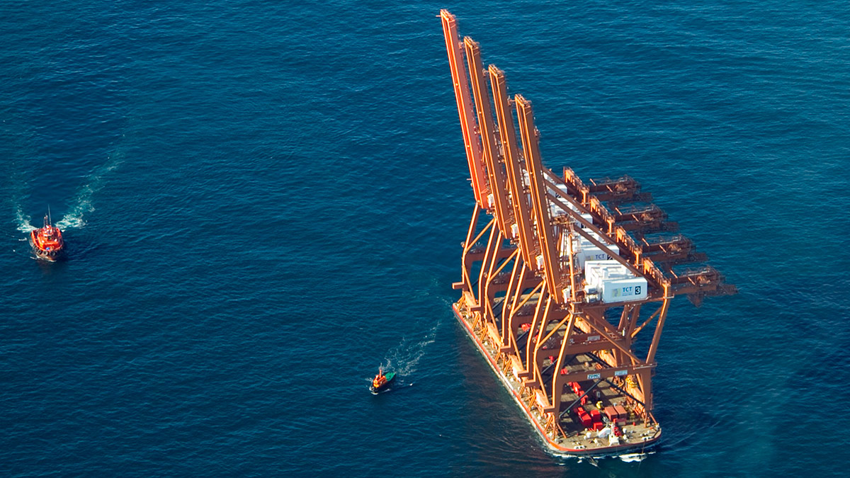 Transport of assembled STS Cranes Project. Sea Transportation Int